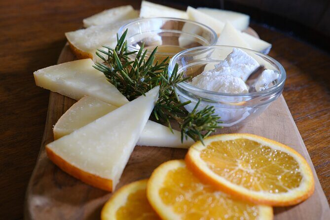 Private wine, Extra Virgin Olive Oils & Cheese Tasting - A Closer Look at the Private Wine, Extra Virgin Olive Oils & Cheese Tasting Experience in San Gimignano