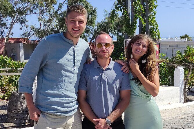 Private Wine Tour in 3 Wineries with 12 Wine Tastings and Tapas - Key Points