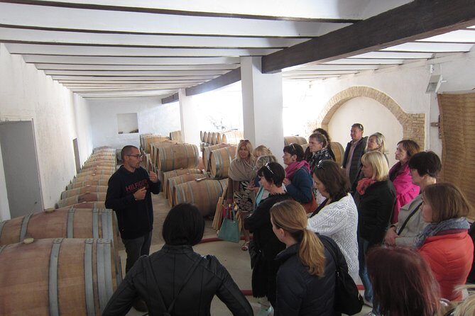 Private Wine Tour with Wine Tasting and Full Lunch (day trip) - FAQs