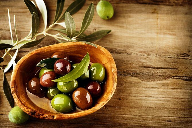 PRIVATE Workshop ESSENTIAL OILS & OLIVE OIL Factory with TASTING - Key Points  