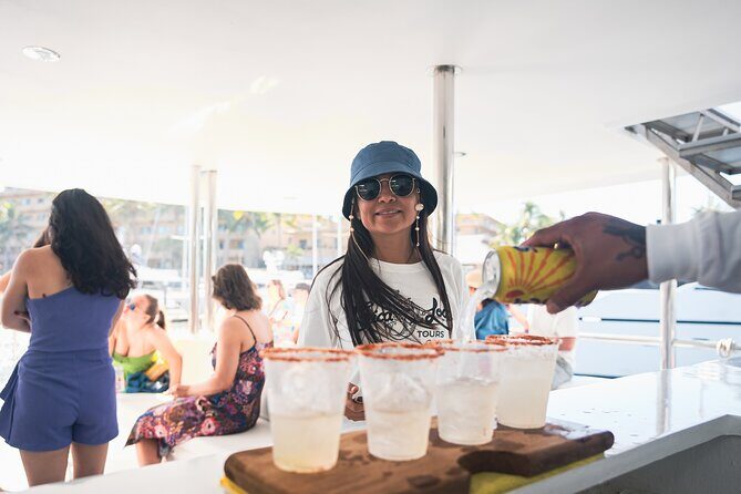 Private Yacht Charter Chica Fun 6 waterslides in Puerto Vallarta - FAQ