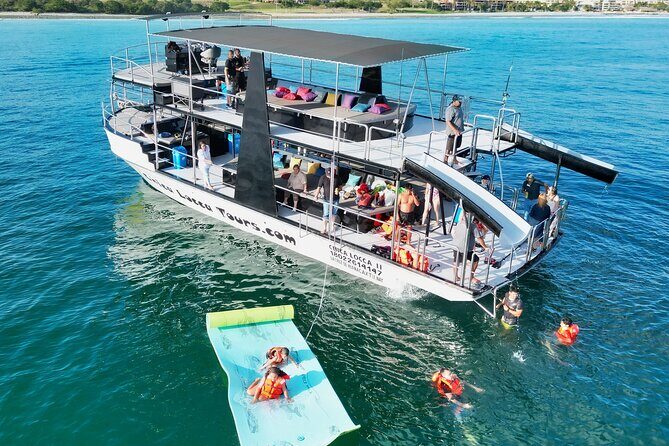 Private Yacht Charter ChicaFUN 2 Waterslides All Inclusive - A Complete Look at the Private Yacht Charter ChicaFUN 2 Waterslides All Inclusive