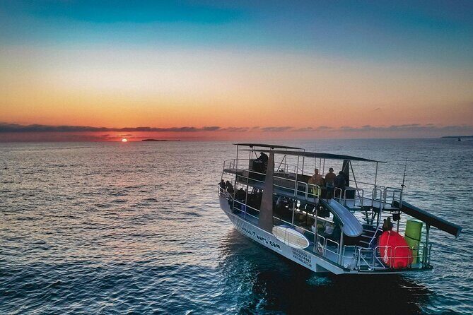 Private Yacht Charter ChicaFUN 2 Waterslides All Inclusive - Who Will Love This Experience?