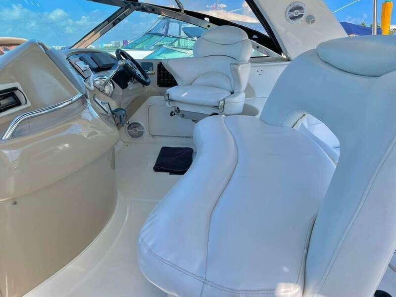 Private yacht in Cancun for maximun 15 people - An In-Depth Look at the Cancun Private Yacht Tour