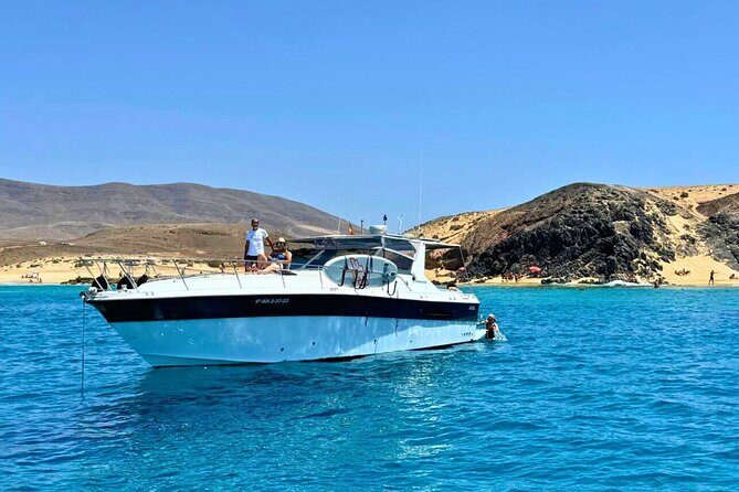 Private yacht in Papagayo Beaches with Gourmet or Premium menu - Key Points