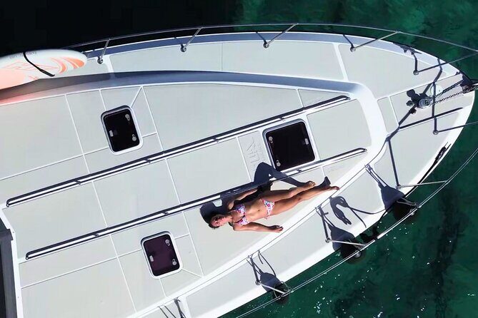 Private yacht in Papagayo Beaches with Gourmet or Premium menu - The Sum Up