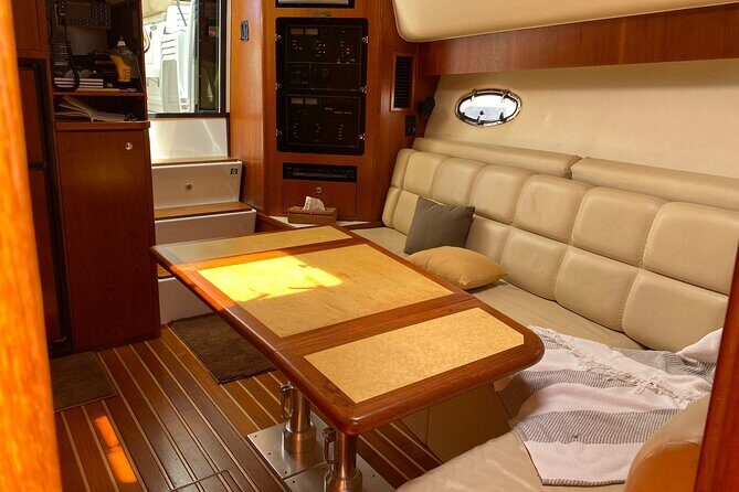 Private Yacht tour on Tahiti or Moorea lagoon - An In-Depth Look at the Yacht Tour