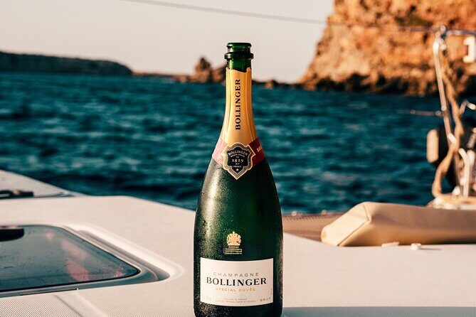 Private Yacht Voyage : Music, Wine & Snacks for Groups - The Real Experiences Behind the Reviews