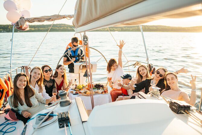 Private Yacht Voyage : Music, Wine & Snacks for Groups - Practical Tips for Your Booking
