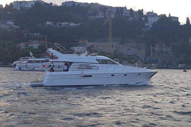 Private Yacht Voyage : Music, Wine & Snacks for Groups - Is This Tour Right for You?