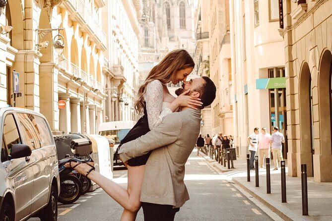 Professional Photoshoot Tour - Barcelona's iconic locations - The Sum Up