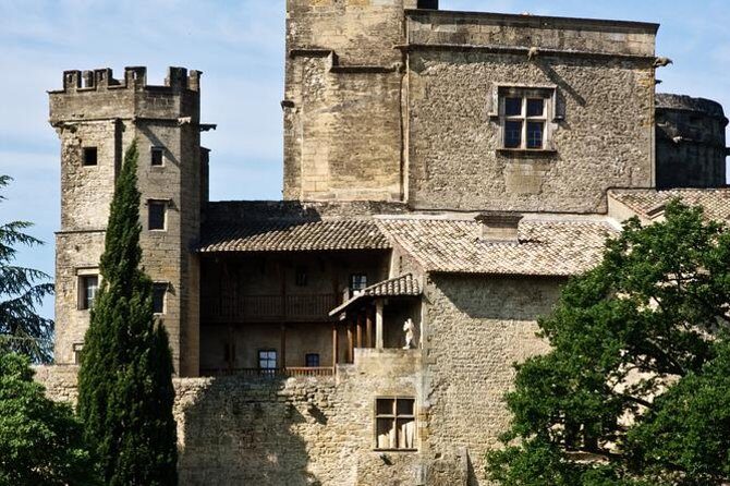 Provence Wineries and Luberon Villages Day Trip from Aix-en-Provence - Exploring the Itinerary in Detail