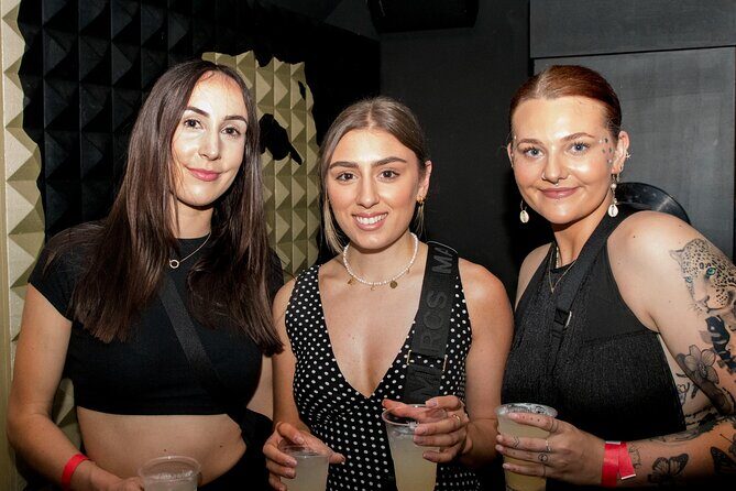 Pub Crawl Barcelona: 4 nightclubs + shots + skip-the-line entry - Key Points