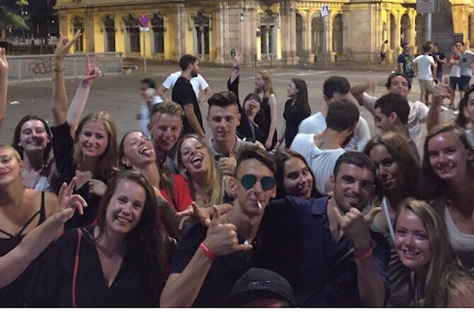 Pub Crawl Barcelona: 4 nightclubs + shots + skip-the-line entry - FAQs