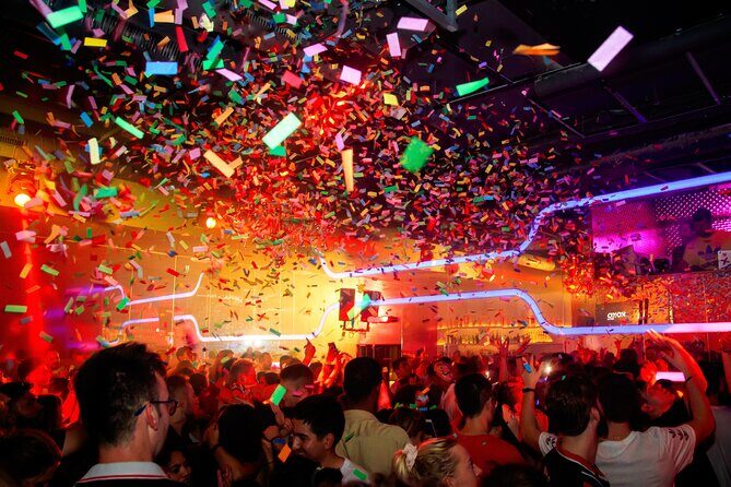 Pub Crawl + Party Night (3 Bars +VIP Entrance to a top Club ) - A Fun Night Out in Seville: Pub Crawl + Party Night Experience