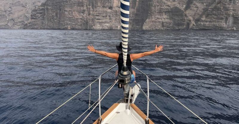 Puerto Colon : Whale & Dolphins Sailing Excursion - Key Points