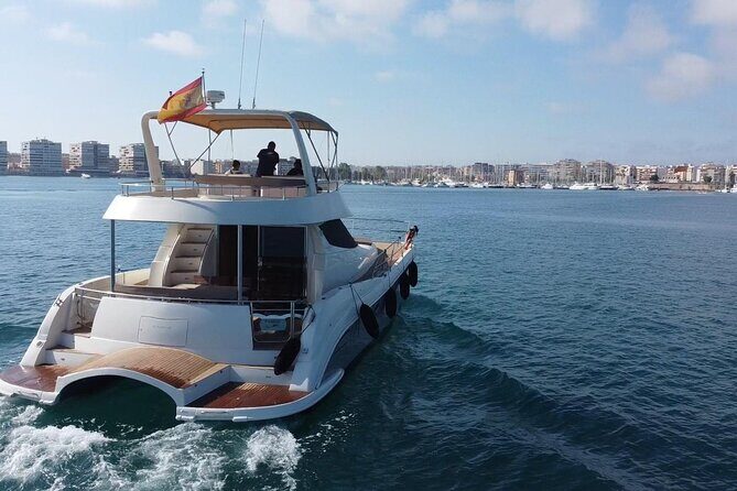 Puerto del Carmen: Catamaran Trip with Water Sports - Who Should Consider This Tour?