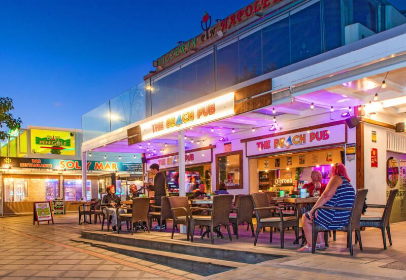 Puerto del Carmen: Indoor 18 hole Crazy Mini Golf Experience - The Value and Overall Experience