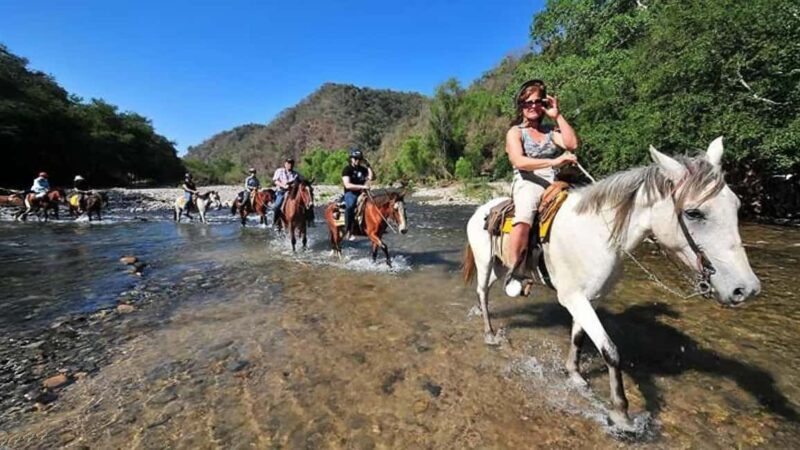 Puerto Escondido: Horseback riding to the Atotonilco hot springs. - Discovering the Experience