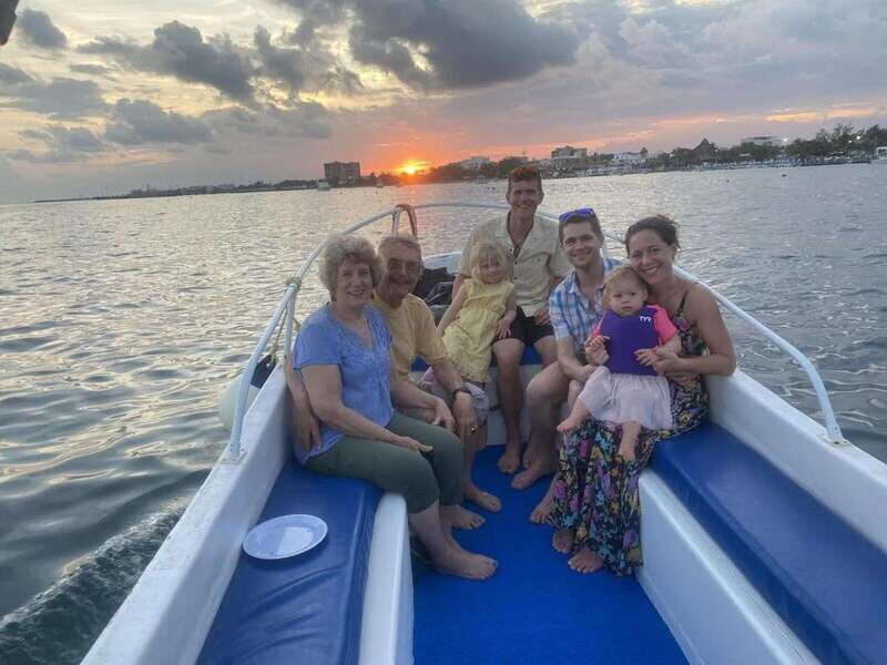 Puerto Morelos: Private Sunset Cruise with Snacks & Drinks - Key Points