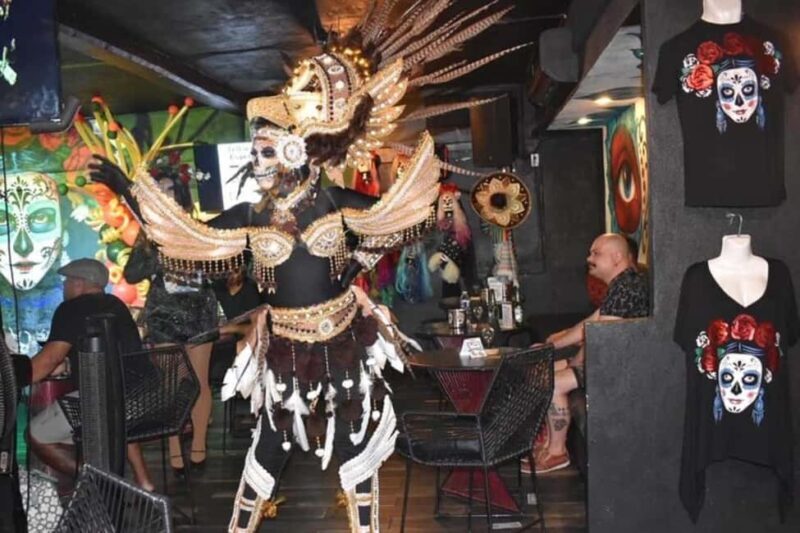 Puerto Vallarta: Cabaret Show with Cocktails & Costumes - Key Points