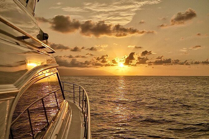 Puerto Vallarta: Luxury Yacht Sunset Cruise with open bar - FAQ