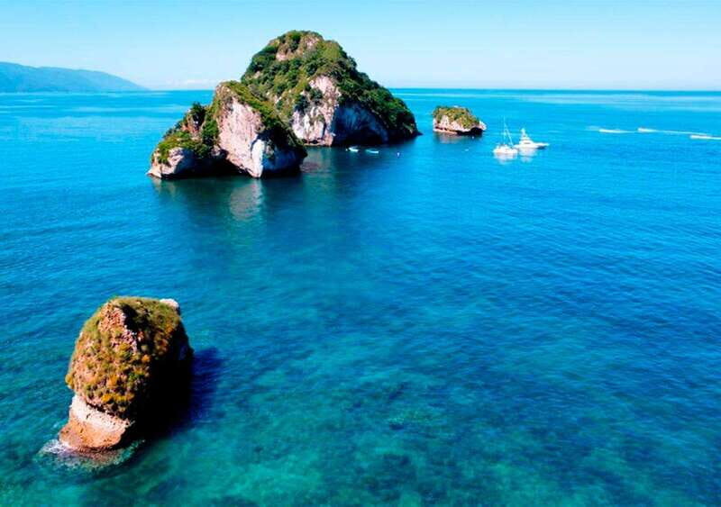 Puerto Vallarta: South Shore Sail, Snorkel and Beach - Exploring the South Shore of Puerto Vallarta by Sail