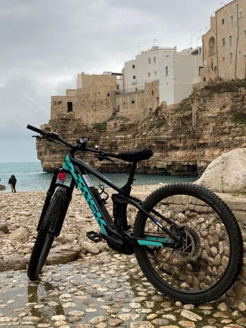 Puglia: rent e-bike. Self guided tours - Key Points
