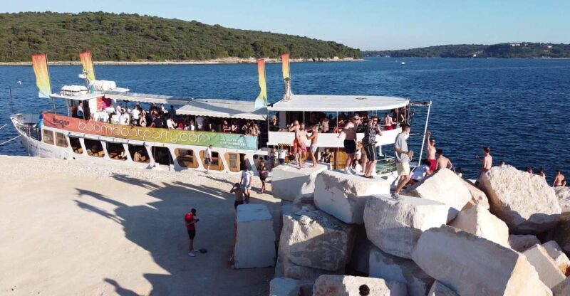 Pula: Boom Boat Party  Cruise, Drinks, DJ & After-Party - An Authentic Look at the Pula Boom Boat Party