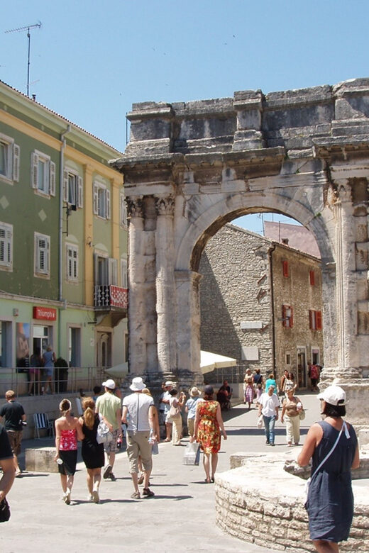 Pula: Old Town Walking Tour for Foodies with Dinner and Wine - Who Would Love This Tour?