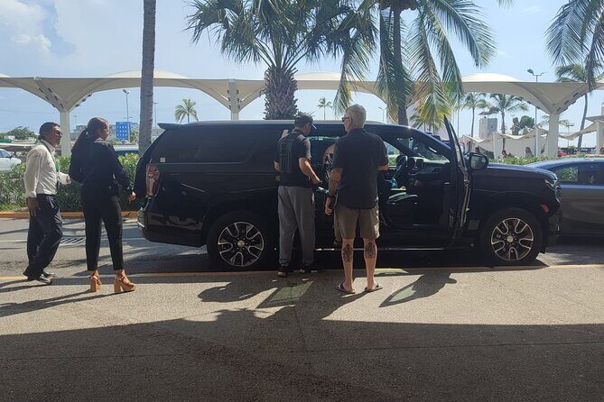 PVR VIP Round trip transfers Airport - Downtown - Airport - Key Points