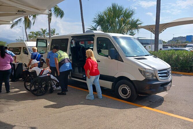 PVR VIP Round trip transfers Airport - Old part of Town - Airport - Additional Insights from Reviews