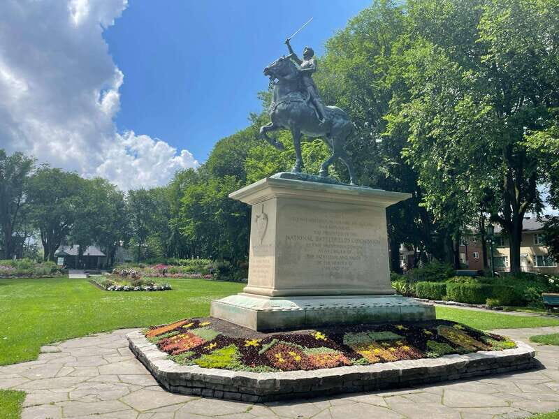 Quebec City: Montcalm & St-Jean Baptiste Walking Tour (2,5h) - What Makes This Tour Stand Out