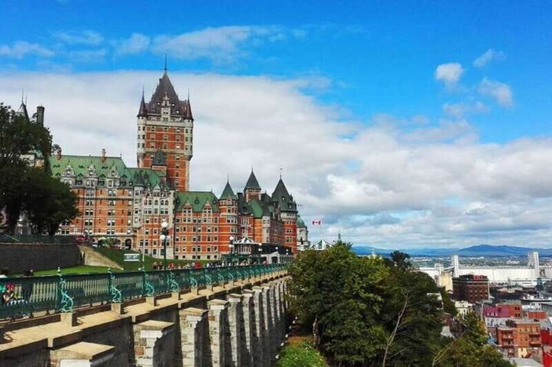 Quebec: Private custom tour with a local guide - Key Points