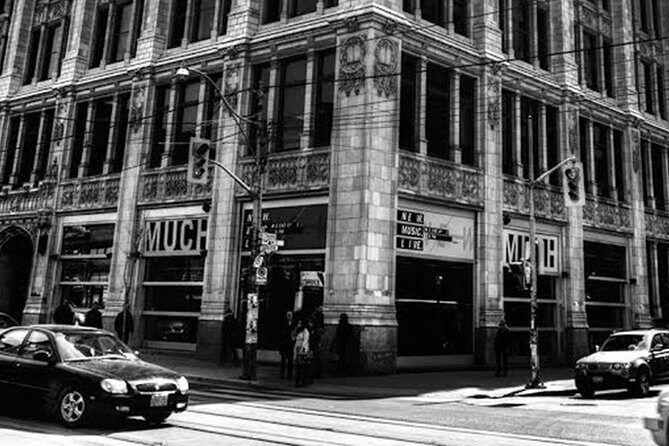 Queen Street West: An audio tour exploring Toronto's coolest street - Key Points  