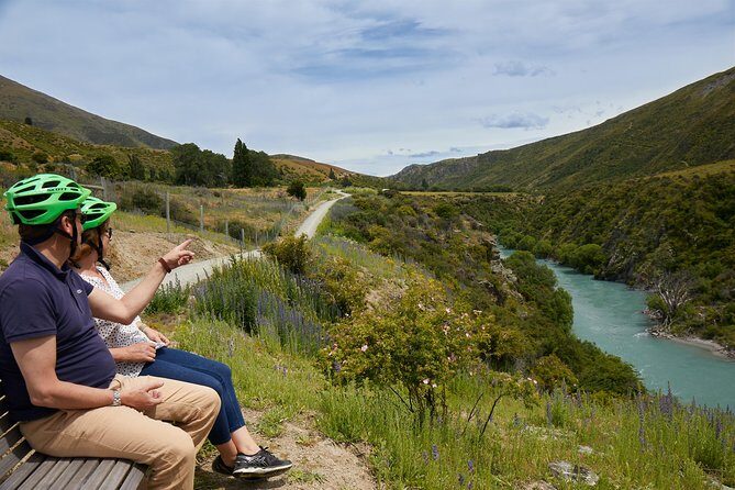 Queenstown Guided E-bike Wine Tour - The Experience Guides: Knowledgeable and Friendly