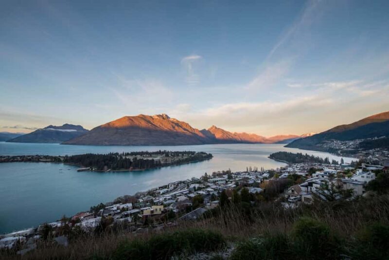 Queenstown: Highlights Wine & Lake Cruise Half-Day Tour - Transport, Pricing, and Group Dynamics