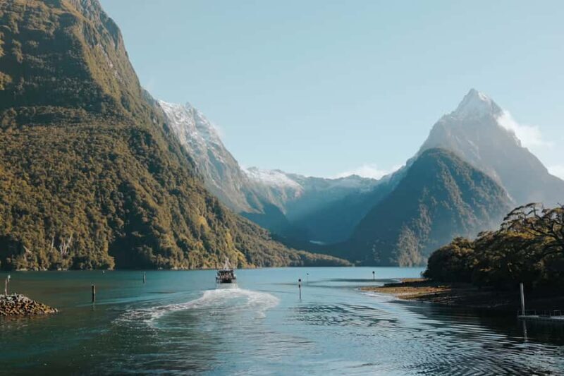 Queenstown: Milford Sound Flight and Cruise - An In-Depth Look at the Milford Sound Flight and Cruise