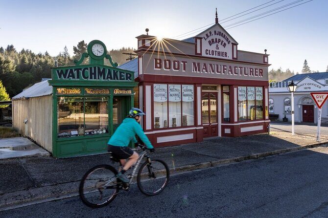 Queenstown to Middlemarch via Cromwell Small-Group Tour (One-Way) - Key Points