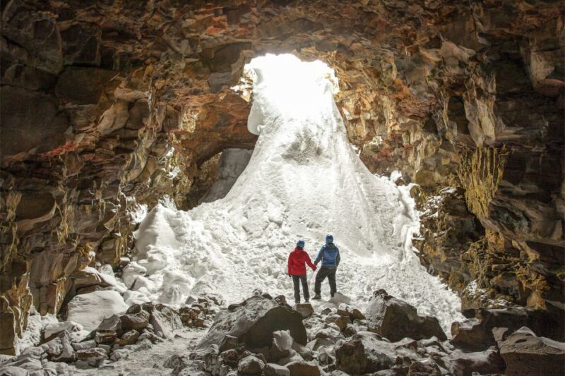 Raufarhólshellir Lava Tunnel: Underground Expedition - The Impact of Guided Tours on the Experience