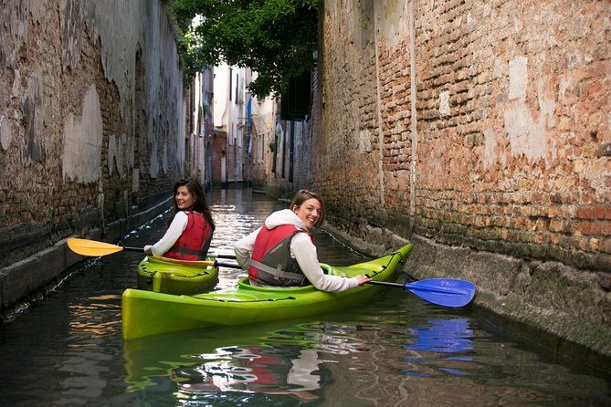 Real Venetian Kayak - Tour of Venice Canals with a Local Guide - Key Points