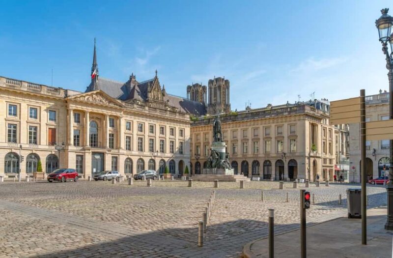 Reims: Express Walk with a Local in 60 minutes - Key Points