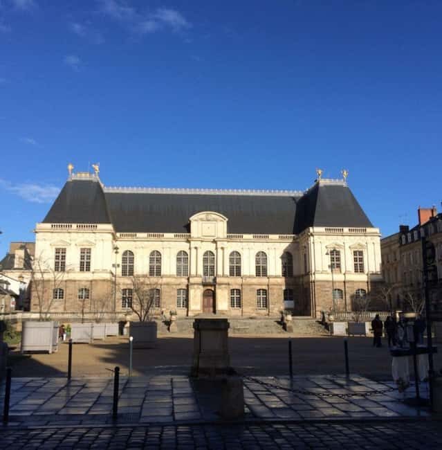 Rennes: Guided tour of the historic center - Practical Aspects: Cost, Duration, and Group Size