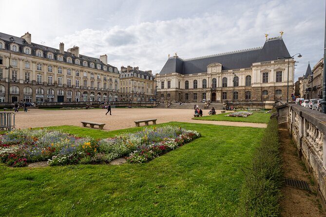 Rennes: Private guided walking tour of the city centre - Key Points