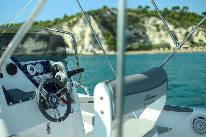 Rent a 40cv equipped boat in Vieste without a license for 4 hours - FAQ