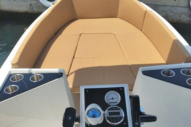 Rent a Boat Valory 480 NO LICENSE REQUIRED - What Is Included and What to Expect