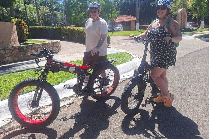 Rent DE electric bikes E-bikes - Discovering the Charm of Huatulco on Electric Bikes