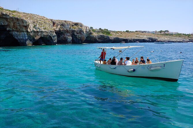Rent with skipper for visit Caves in S. M. of Leuca - FAQs
