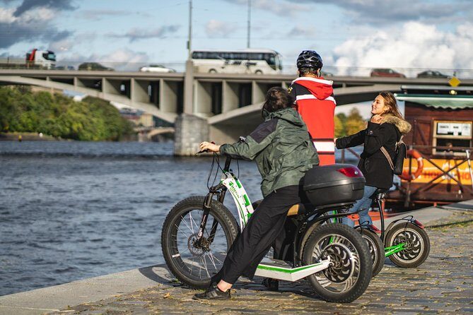 Rent your E-Scooter Hugo Bike in Prague! - FAQ  