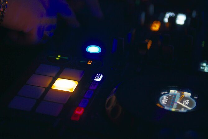 Retro (80s) party cruise on Sydney Harbour - What to Expect from the Retro (80s) Party Cruise